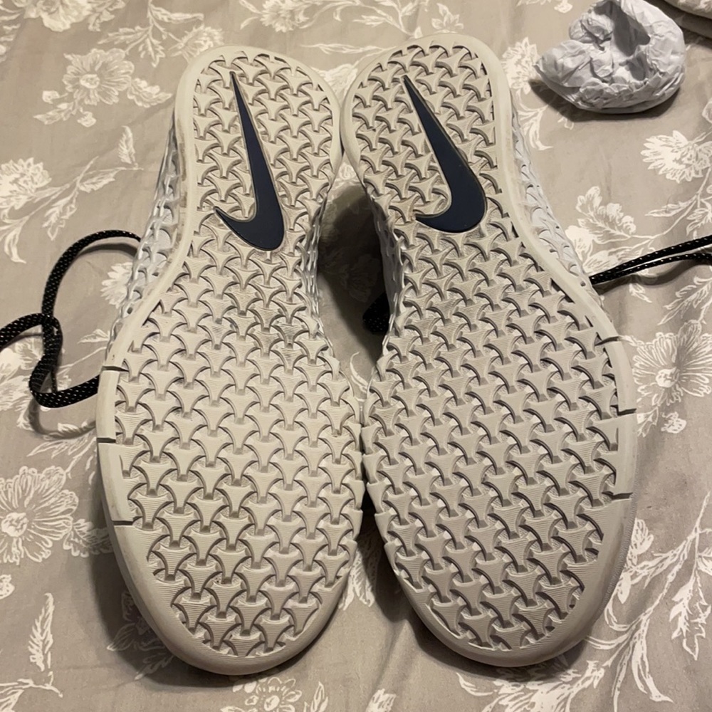 Nike Metcons Navy Blue With Som Sparkle. Size 9 1/2. - Gem